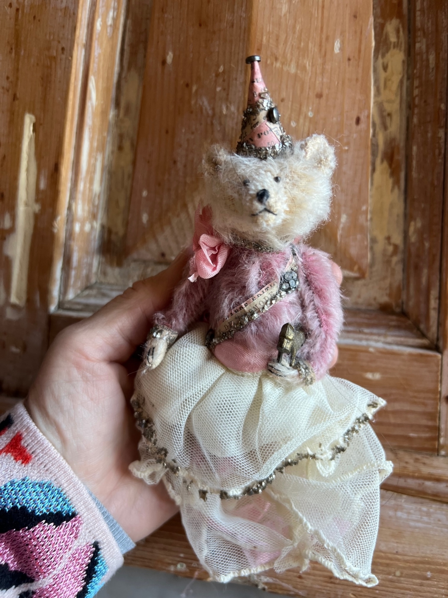 Miss Mavis & Pup | Earth Angels Studios